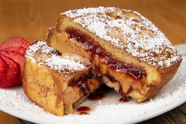 French Toast PB&J - The Chef's Kitchen | Ingles | Catering